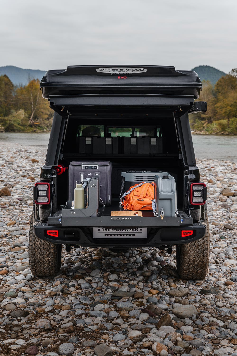 Pickup Cargo Slide - TailgateGear.eu