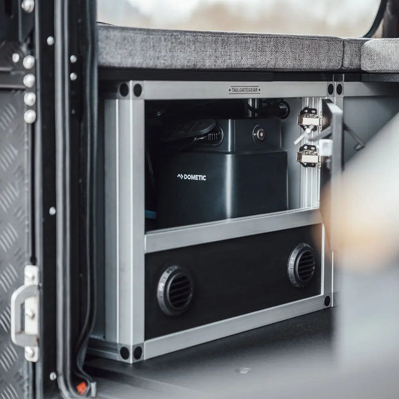 Alu-Cab Canopy Camper Modules & Setup - TailgateGear.eu